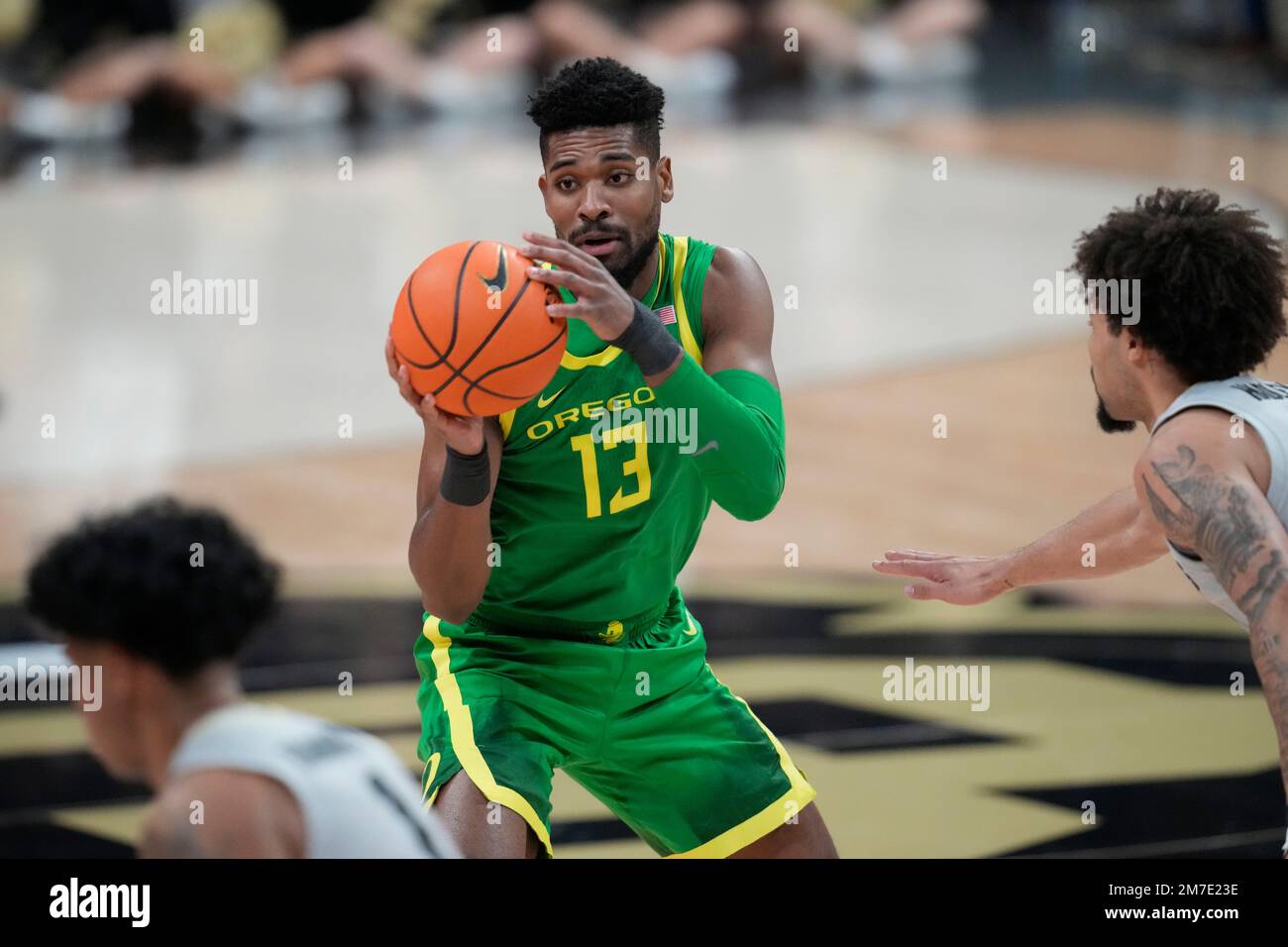 Oregon forward Quincy Guerrier (13) in the first half of an NCAA ...