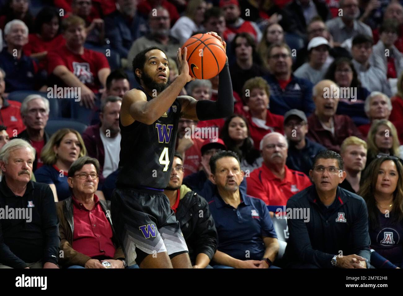 Washington guard PJ Fuller II (4) during the second half of an NCAA ...