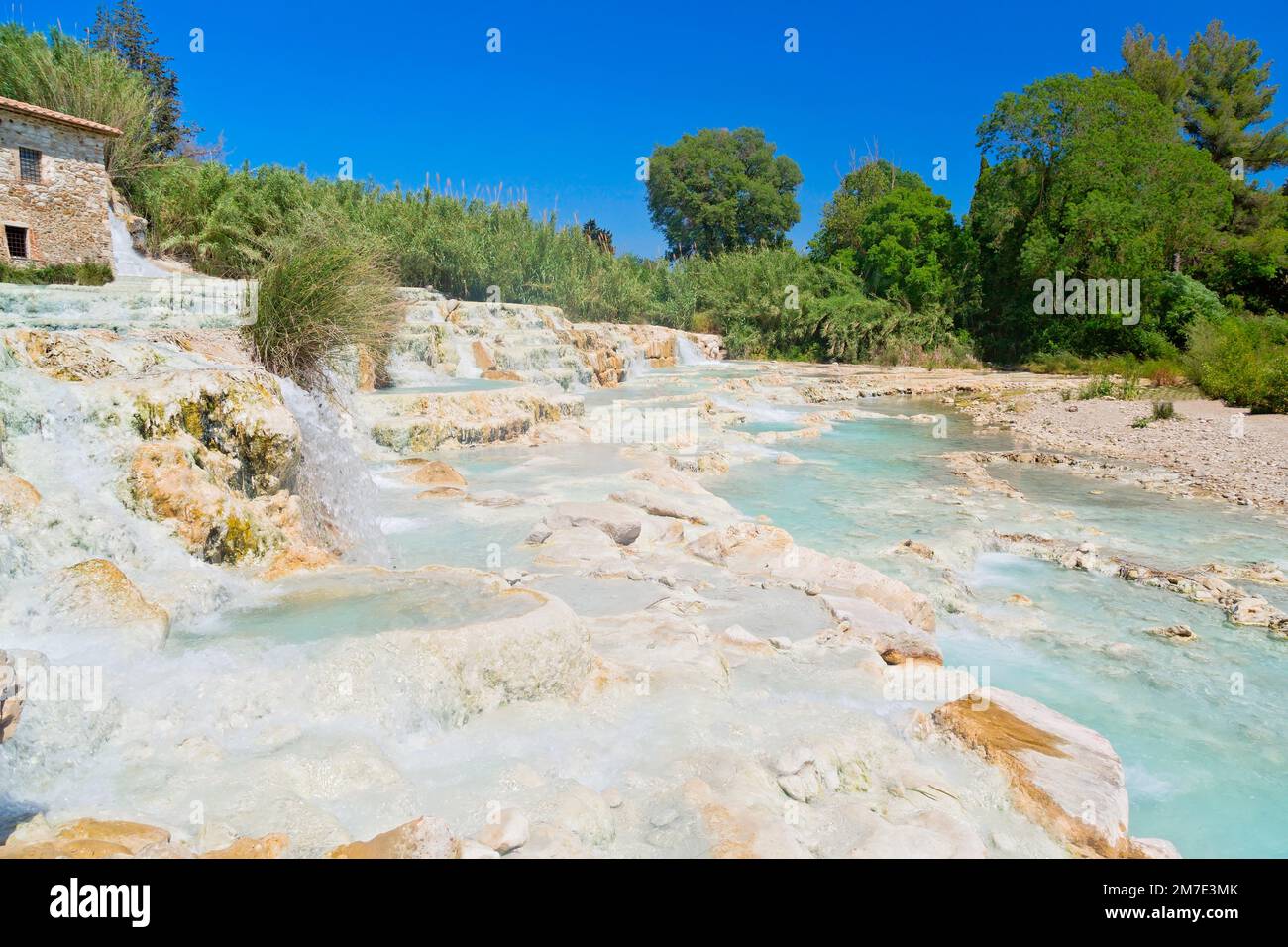 The beautiful natural thermal springs of Saturnia Cascate del Mulino ...