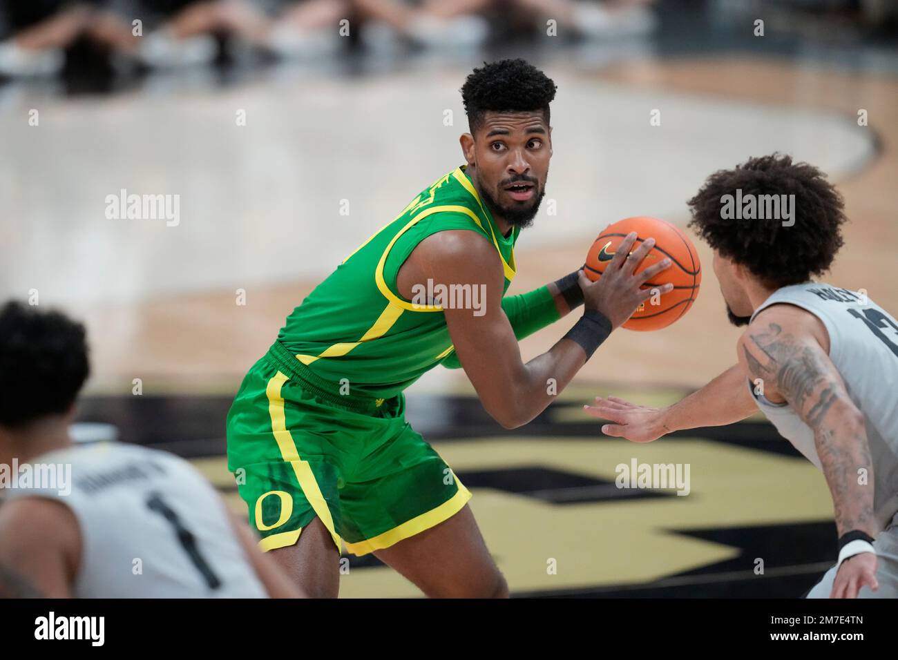 Oregon forward Quincy Guerrier (13) in the first half of an NCAA ...