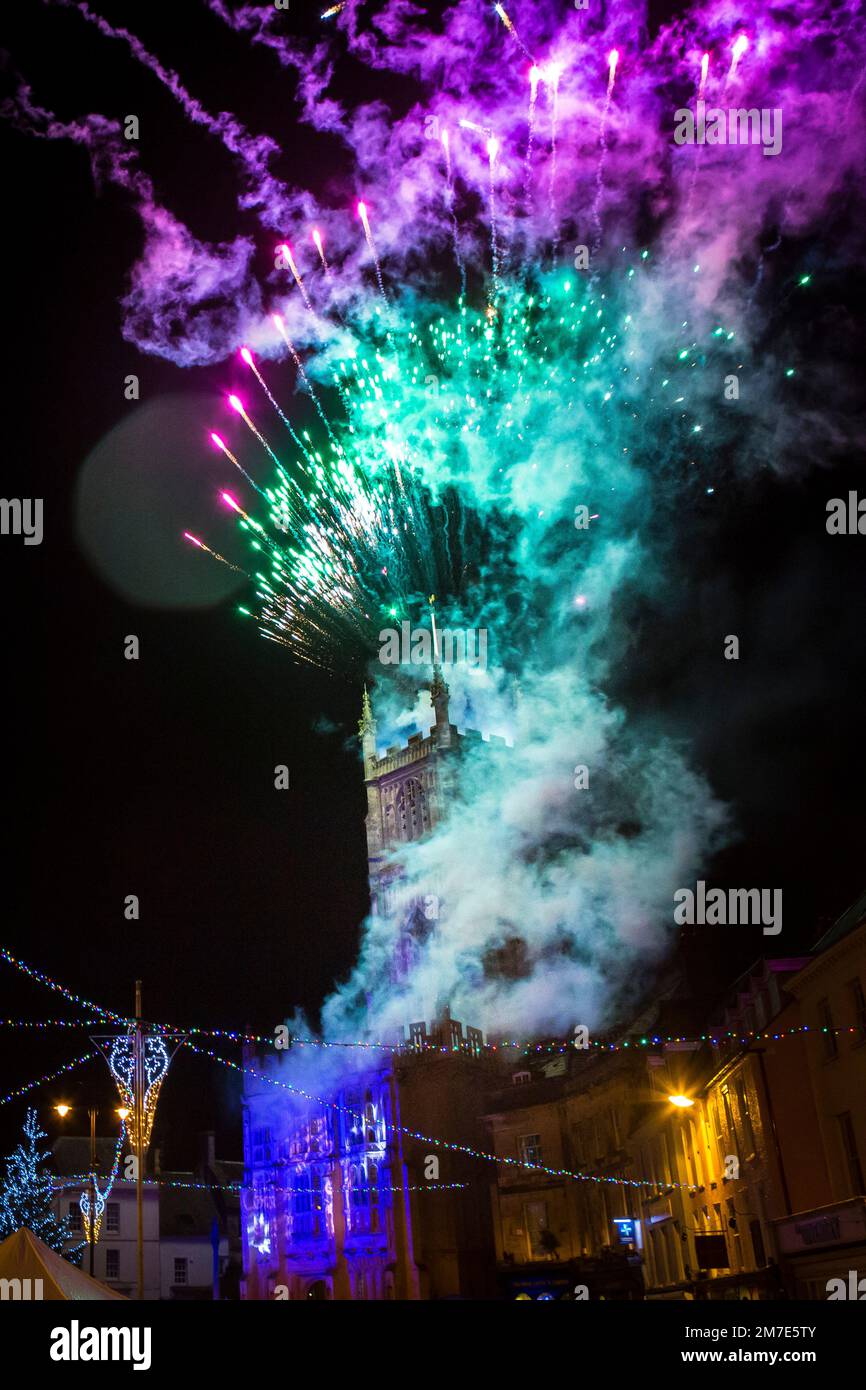 The Christmas lights are turned on by "The Bill" actress Lisa Maxwell ...