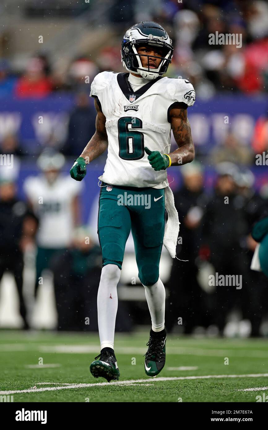 Philadelphia Eagles wide receiver DeVonta Smith (6) runs against the ...