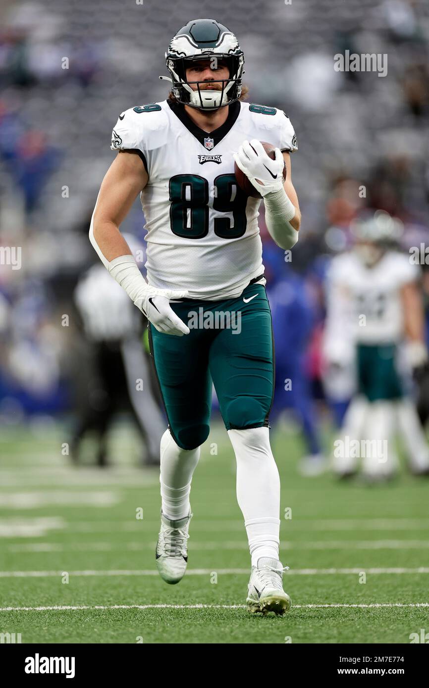 Philadelphia Eagles tight end Jack Stoll (89) warms up before an NFL ...