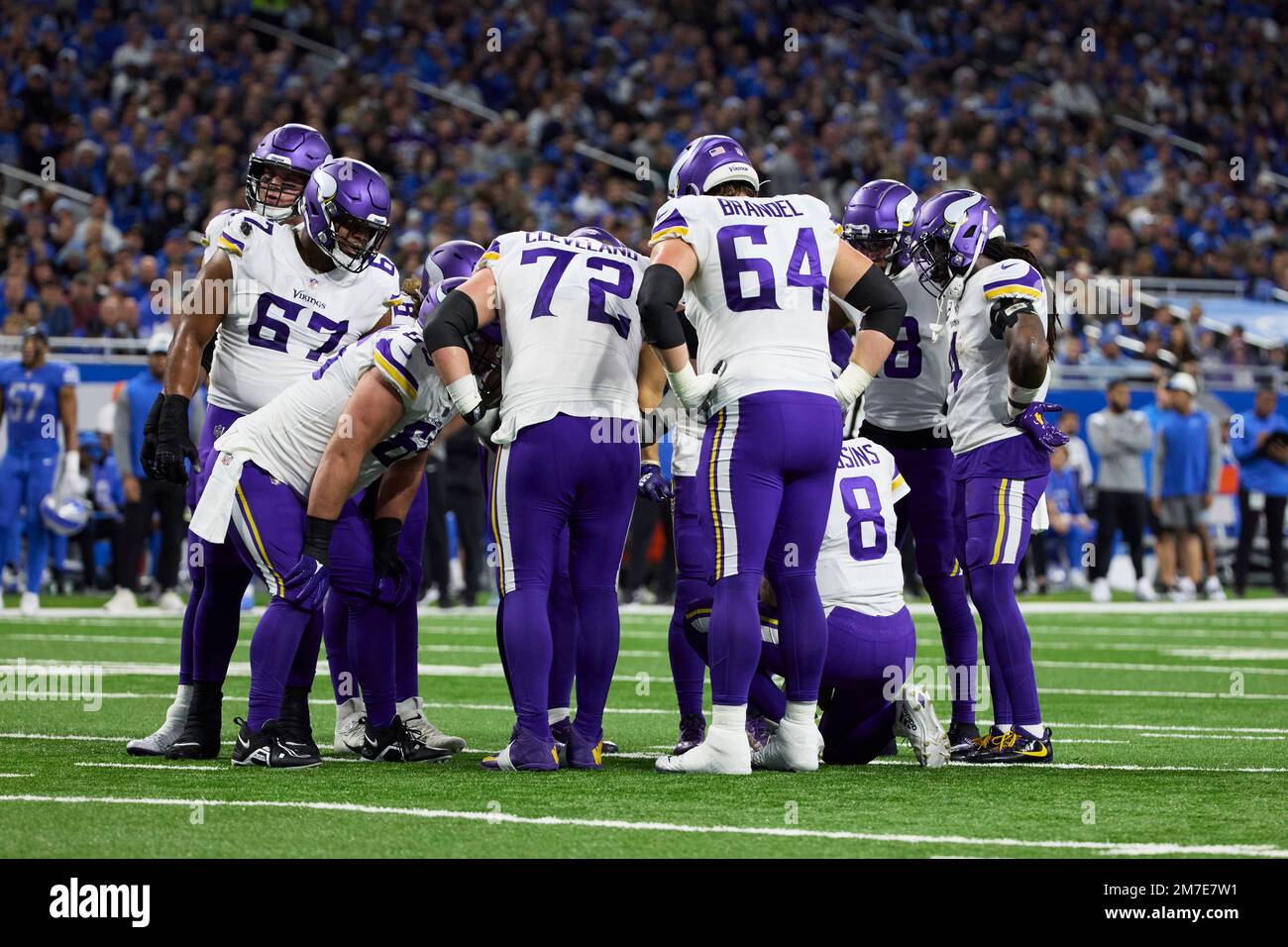 Minnesota Vikings quarterback Kirk Cousins (8) huddles up the offense ...