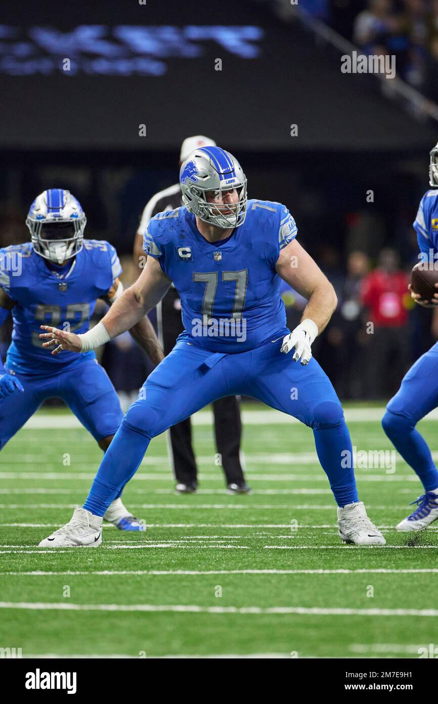 Detroit Lions center Frank Ragnow (77) blocks against the Minnesota ...