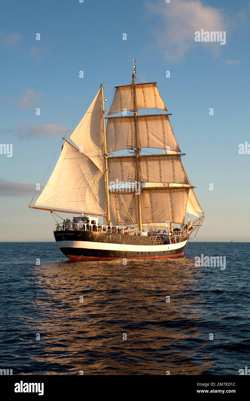 Tall ships race british hi-res stock photography and images - Alamy