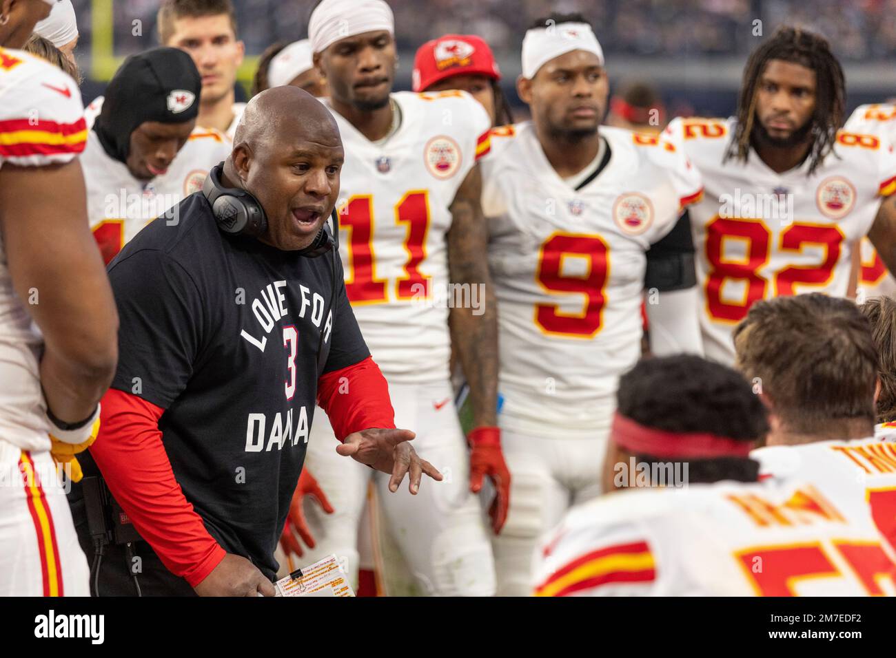 Kansas City Chiefs offensive coordinator Eric Bieniemy coaches against ...