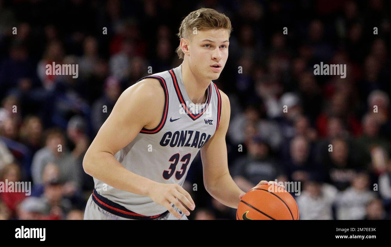 Gonzaga forward Ben Gregg controls the ball during the first half of an ...