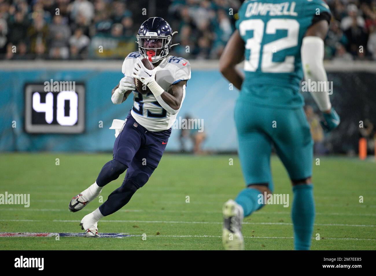 Tennessee Titans running back Jonathan Ward (33) carries in the first ...