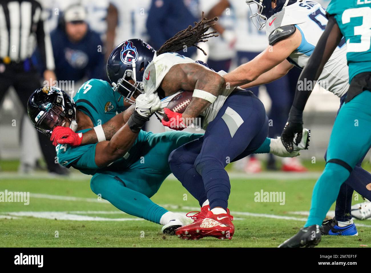 Jacksonville Jaguars linebacker Travon Walker (44) tackles Tennessee ...