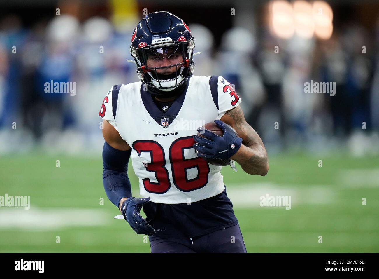 Houston Texans safety Jonathan Owens (36) warms up before an NFL ...
