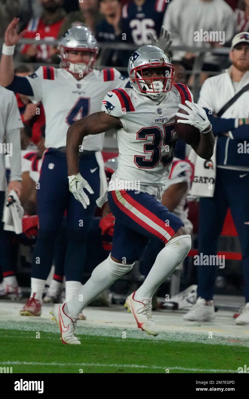 New England Patriots running back Pierre Strong Jr. (35) runs the ball ...