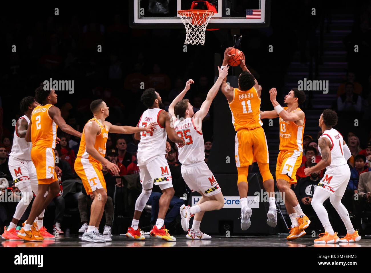 Tennessee forward Tobe Awaka (11) attempts a layup during an NCAA ...