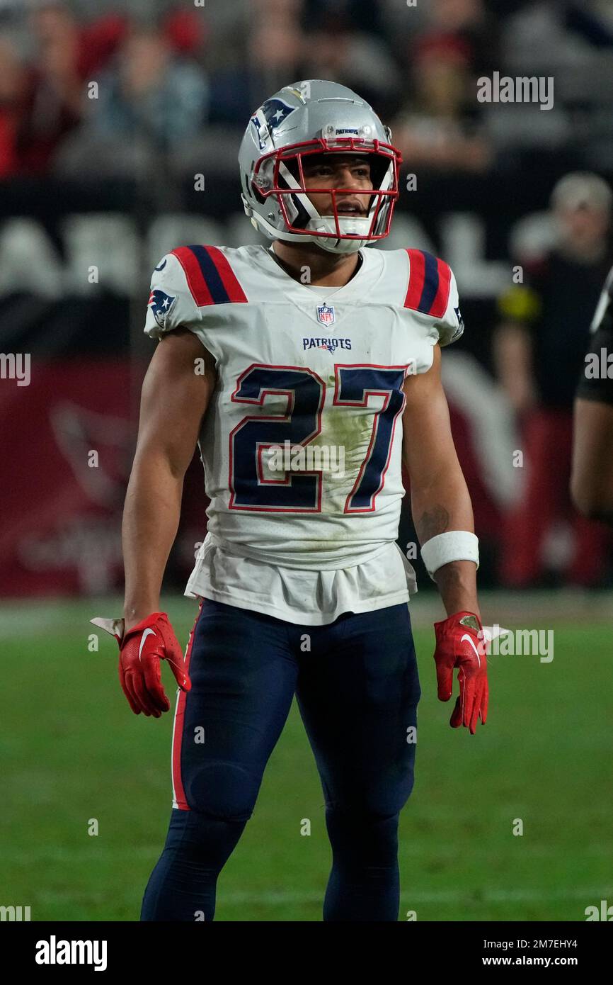 New England Patriots cornerback Myles Bryant (27) lines up against the ...