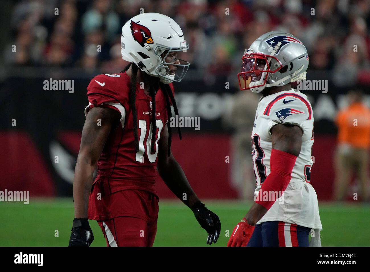 Arizona Cardinals wide receiver DeAndre Hopkins (10) and New England ...