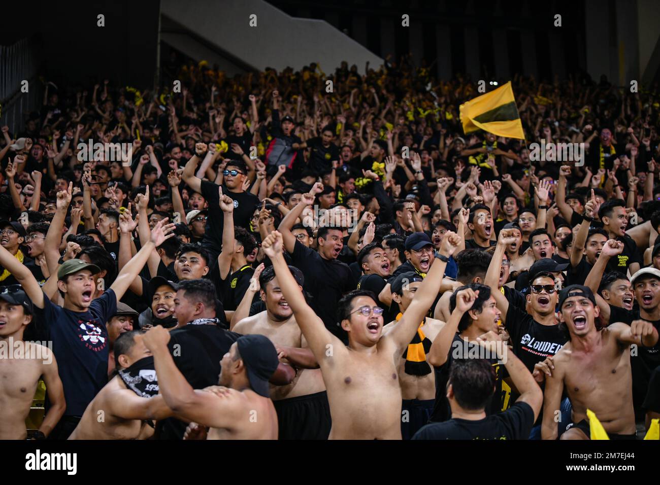 Kuala Lumpur, Malaysia. 07th Jan, 2023. Malaysia fans cheer during the ...
