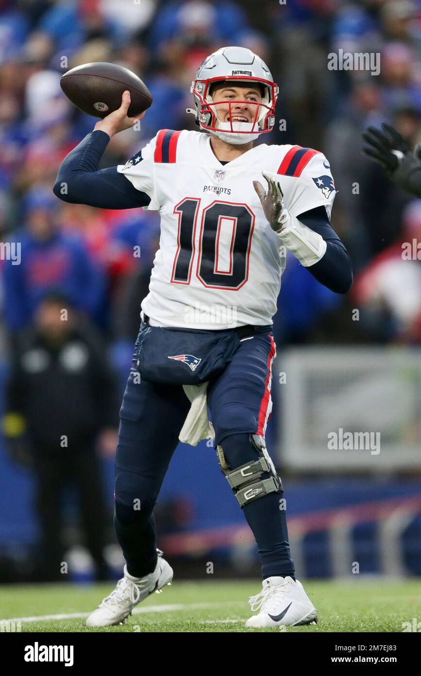 New England Patriots quarterback Mac Jones (10) throws a pass during ...