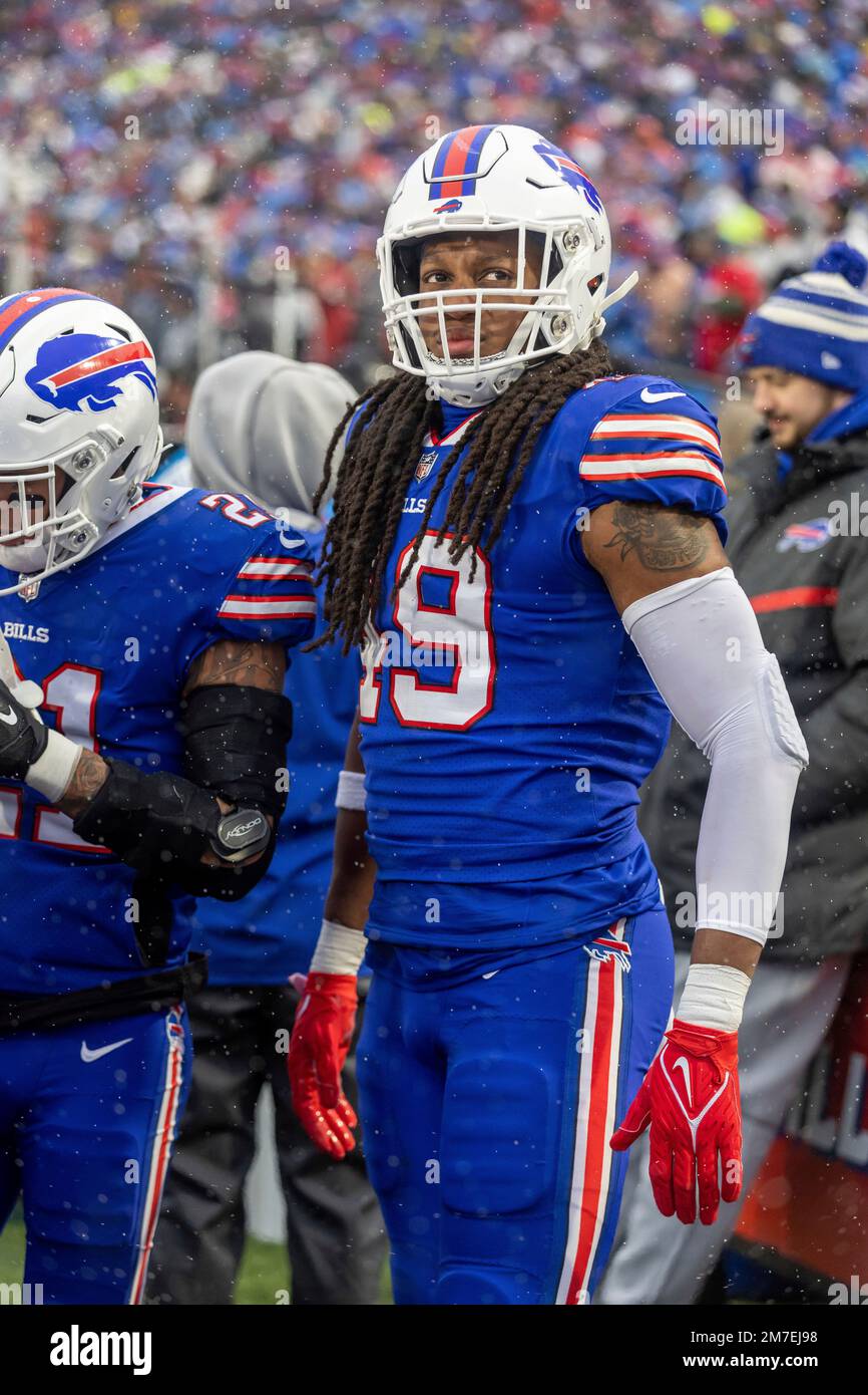 Buffalo Bills linebacker Tremaine Edmunds (49) against the New York ...