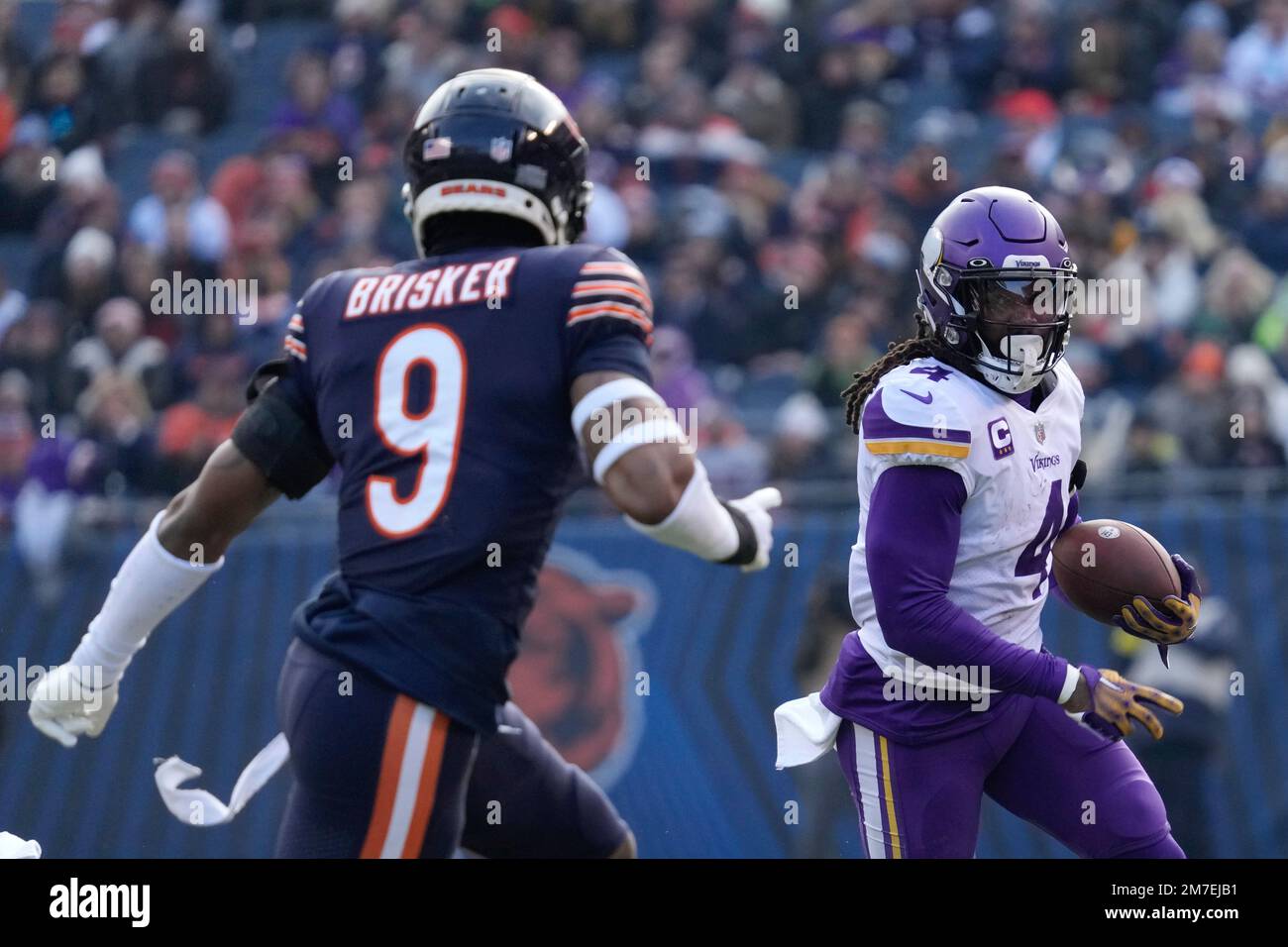 Minnesota Vikings running back Dalvin Cook (4) runs from Chicago Bears ...