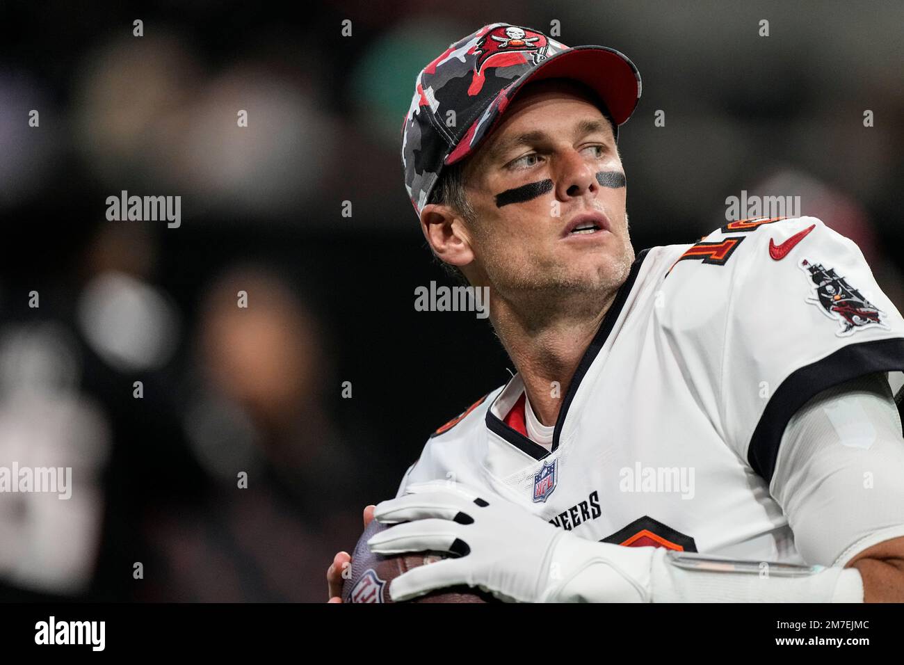 Tampa Bay Buccaneers quarterback Tom Brady (12) warms up before an NFL ...