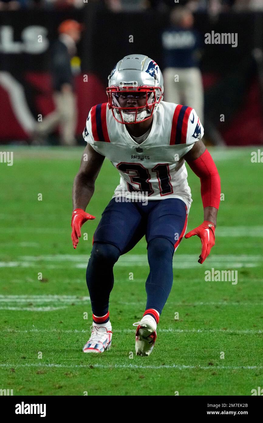 New England Patriots cornerback Jonathan Jones (31) lines up against ...