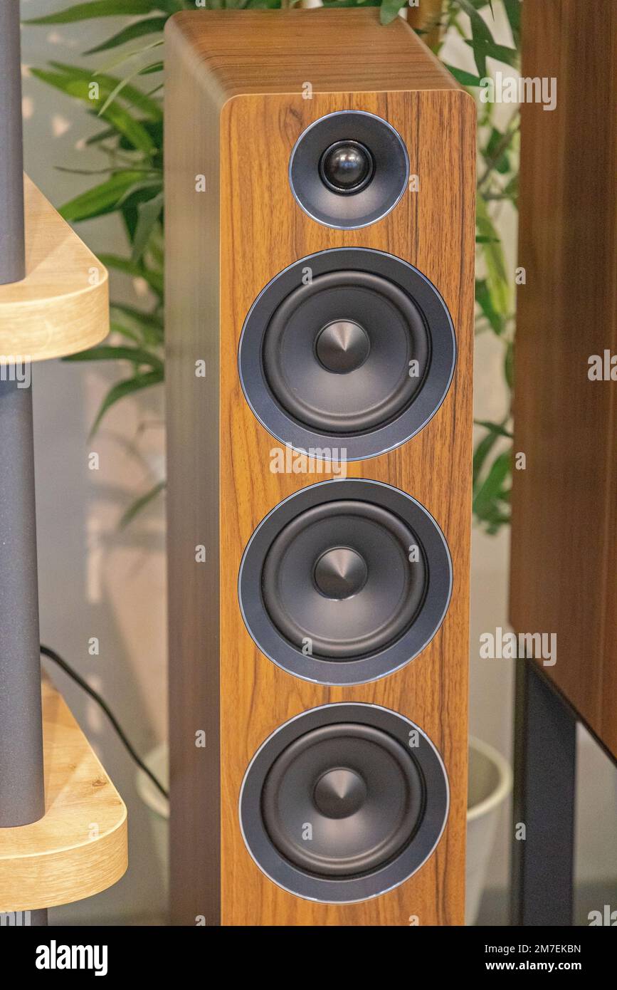 Hifi tower hi-res stock photography and images - Alamy
