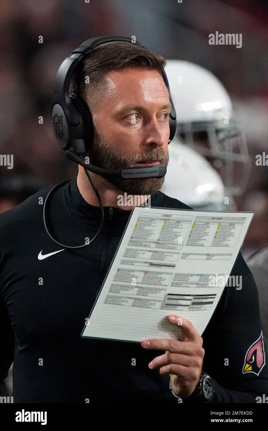 Arizona Cardinals head coach Kliff Kingsbury calls out the play during ...