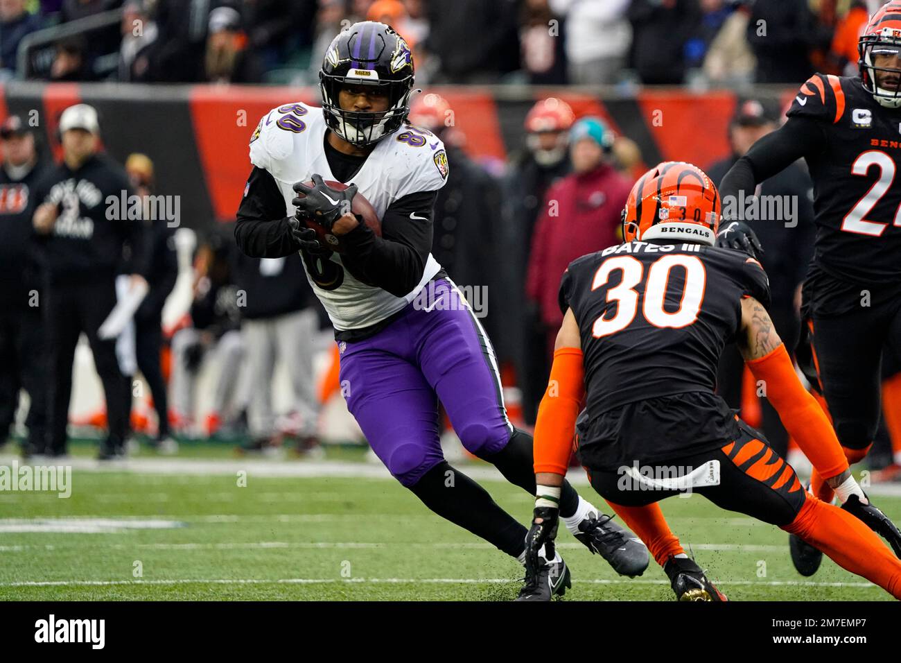 Baltimore Ravens tight end Isaiah Likely (80) cuts away from Cincinnati ...