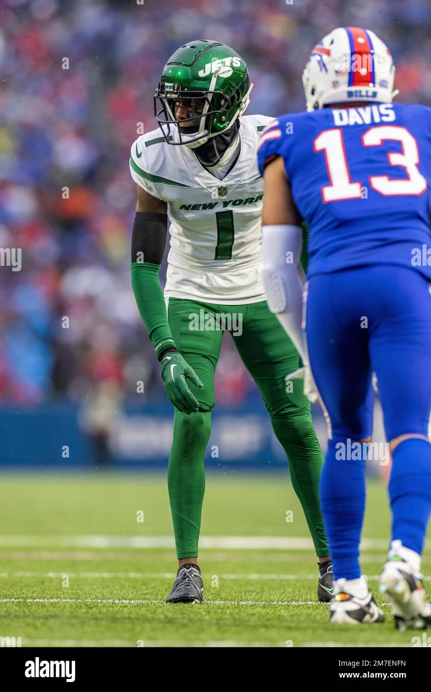 New York Jets cornerback Sauce Gardner (1) against the Buffalo Bills in ...