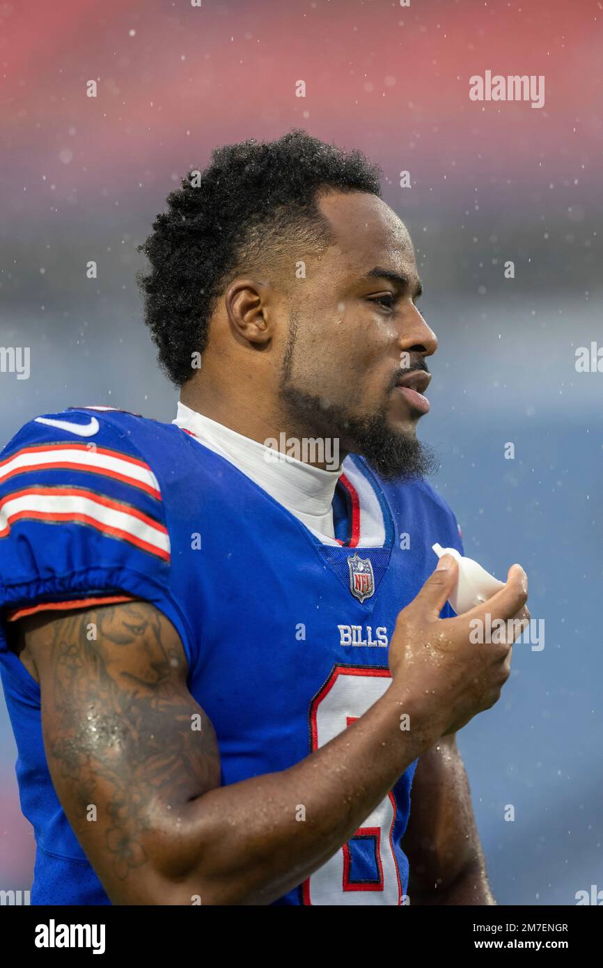 Buffalo Bills wide receiver Isaiah McKenzie (6) warms up before playing ...
