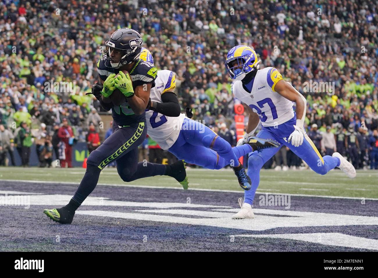 Seattle Seahawks wide receiver Tyler Lockett, left, catches a touchdown ...