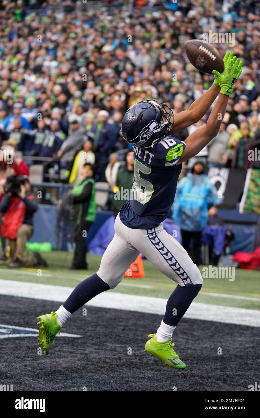 Seattle Seahawks wide receiver Tyler Lockett (16) catches the ball for ...