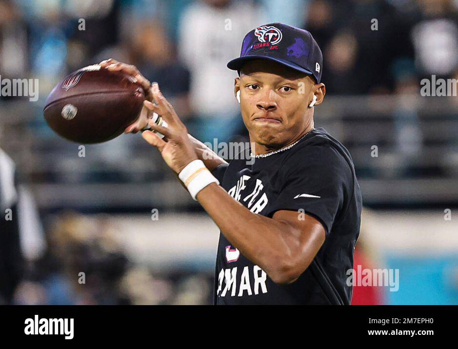Tennessee Titans quarterback Joshua Dobbs (11) warms up before an NFL ...