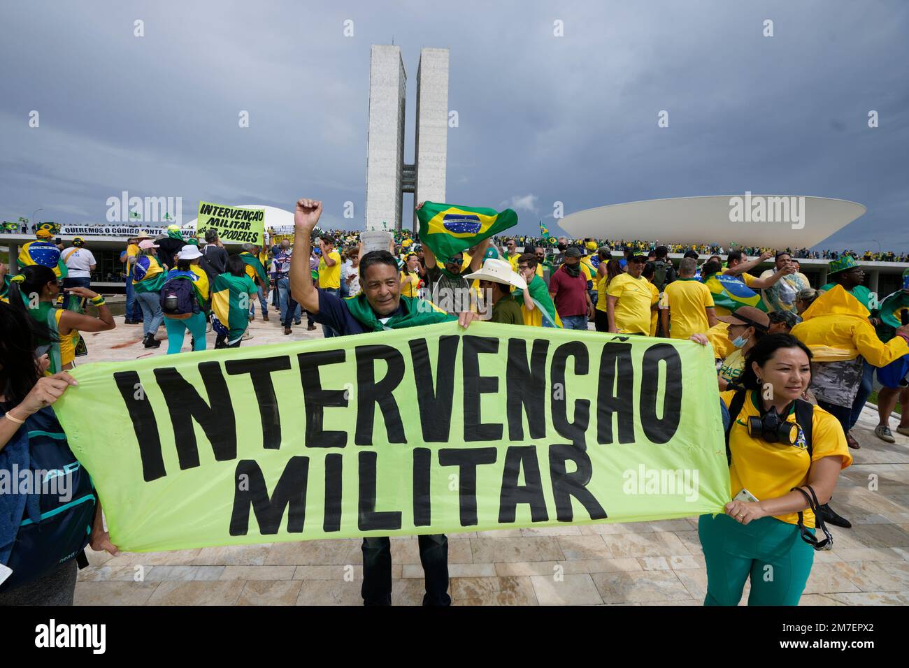 Protesters, supporters of Brazil's former President Jair Bolsonaro ...