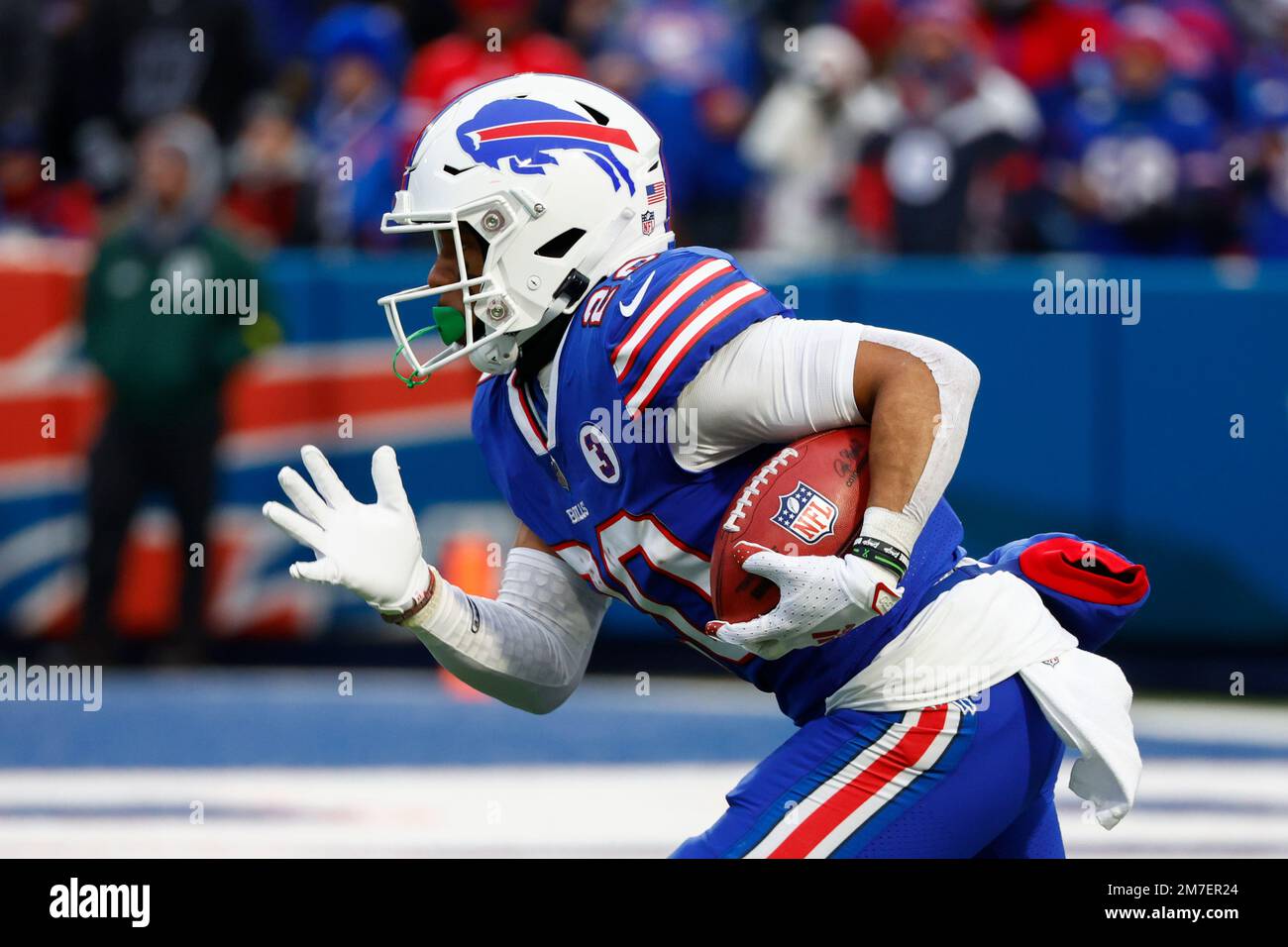 Buffalo Bills running back Nyheim Hines (20) runs in a touchdown on a ...