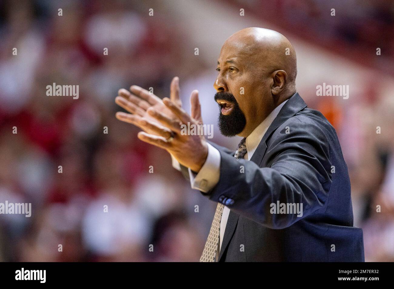 Indiana head coach Mike Woodson reacts during the first half of an NCAA ...