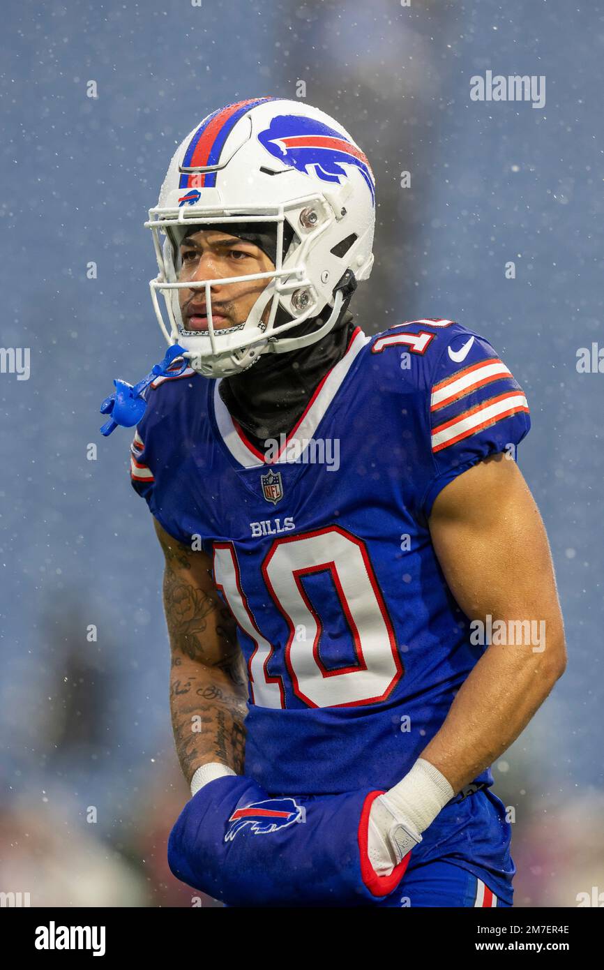 Buffalo Bills wide receiver Khalil Shakir (10) warms up before playing ...