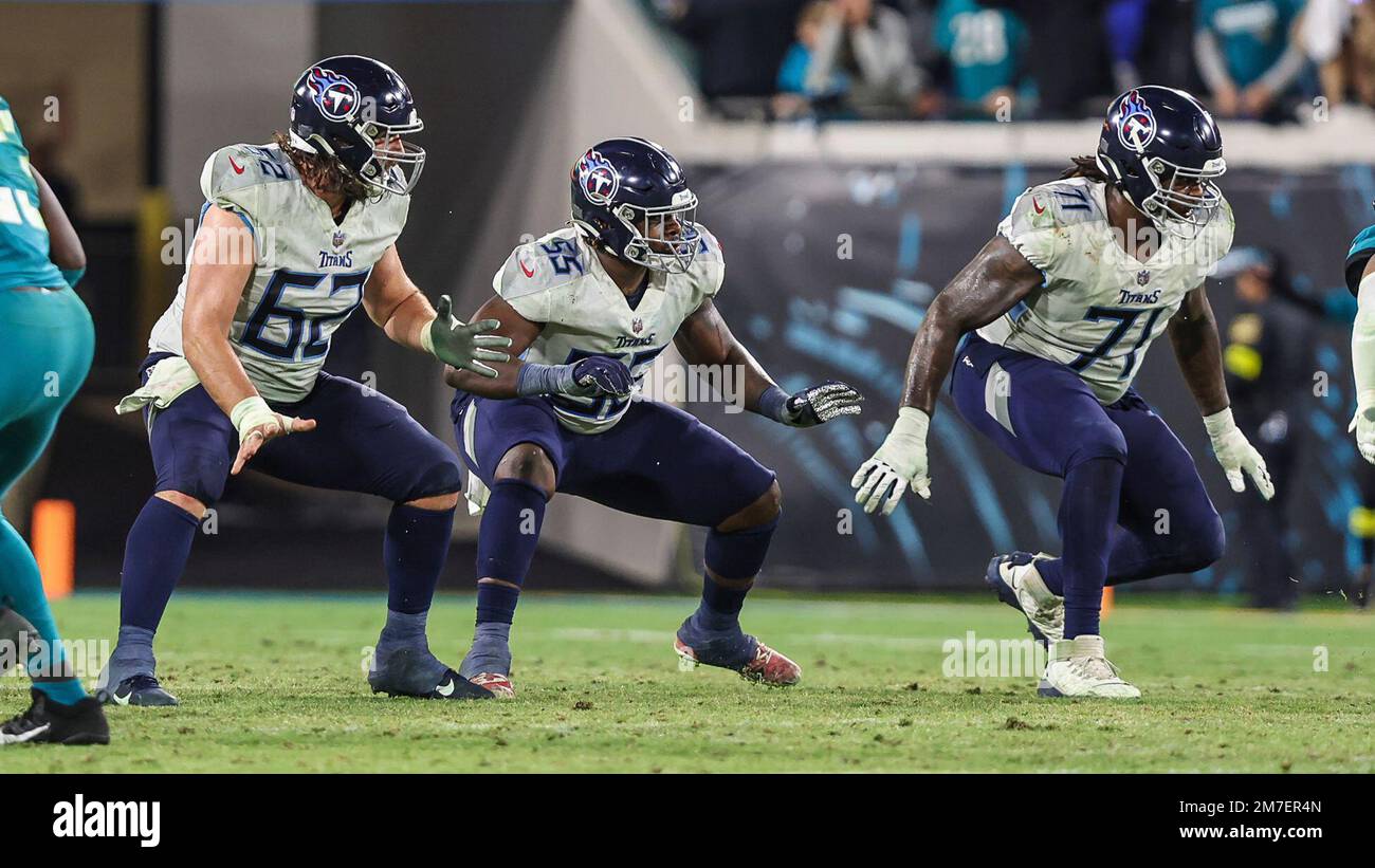 From left, Tennessee Titans guard Corey Levin (62), guard Aaron Brewer ...