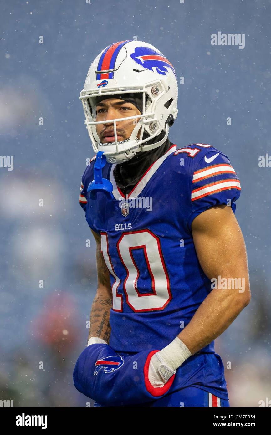Buffalo Bills wide receiver Khalil Shakir (10) warms up before playing ...