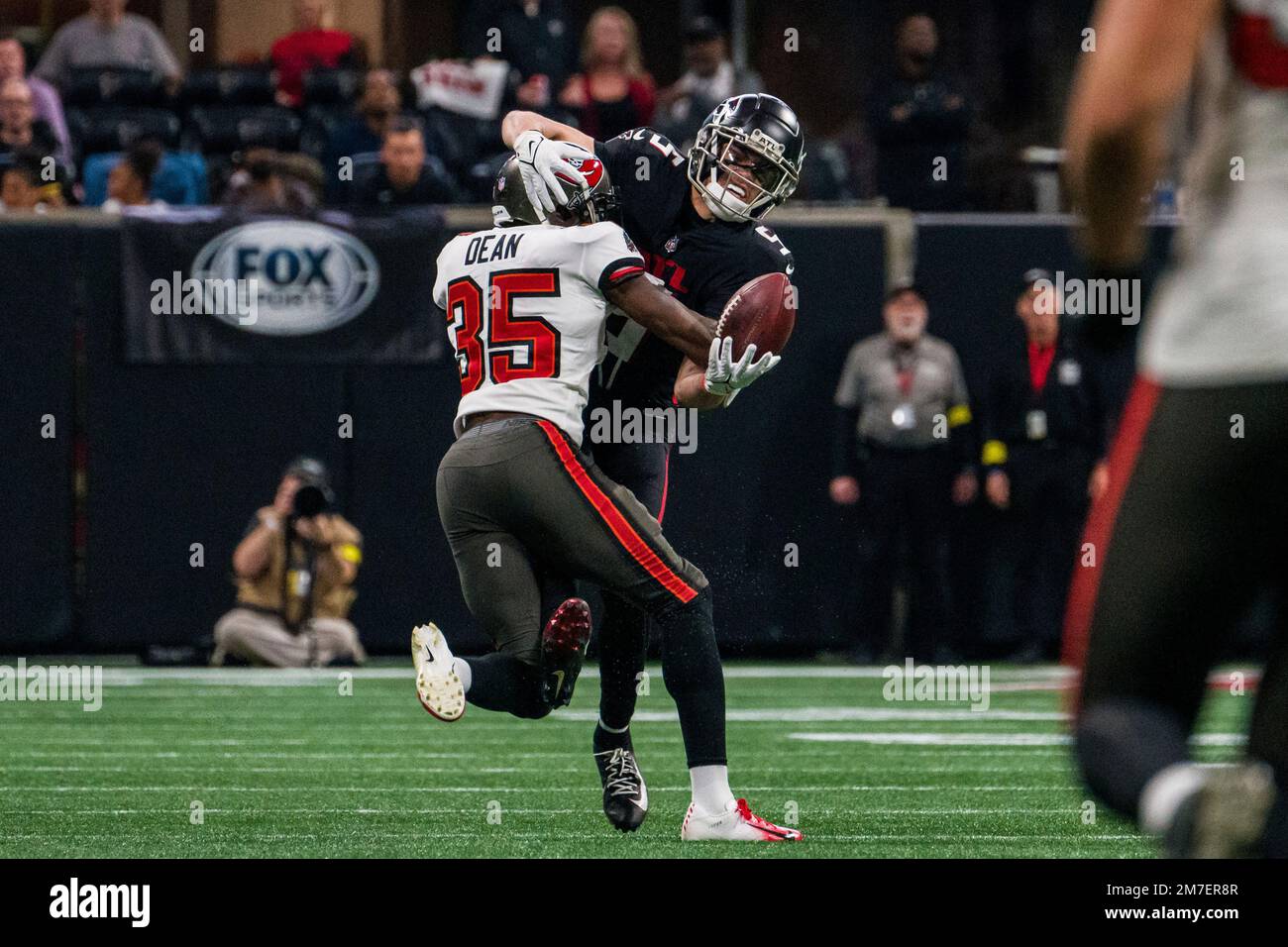 Atlanta Falcons wide receiver Drake London (5) can't make the catch as ...