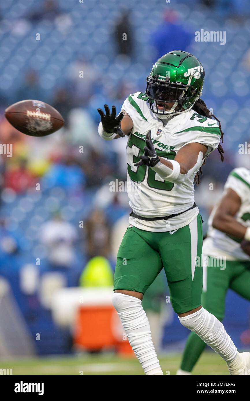 New York Jets linebacker Marcell Harris (36) warms up before playing ...