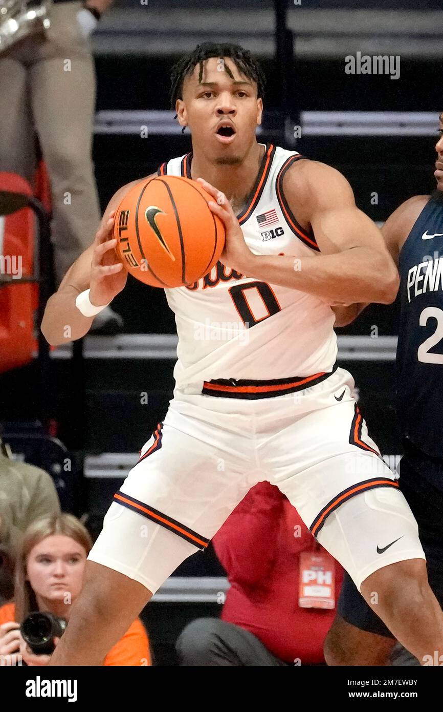 Illinois guard Terrence Shannon Jr. looks to pass during an NCAA ...