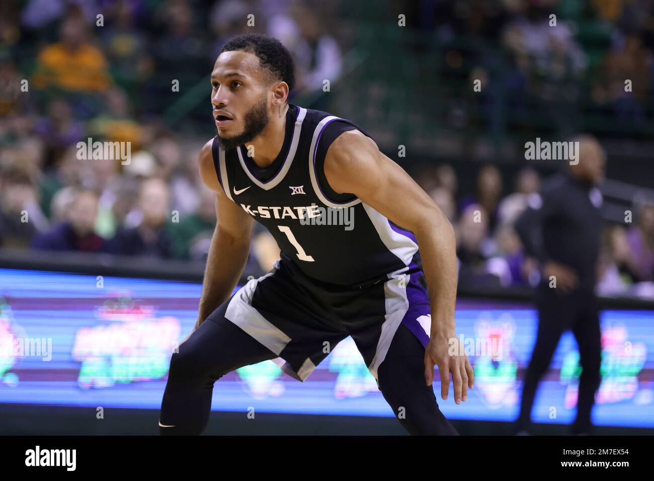 Kansas State guard Markquis Nowell (1) prepares for a play against ...