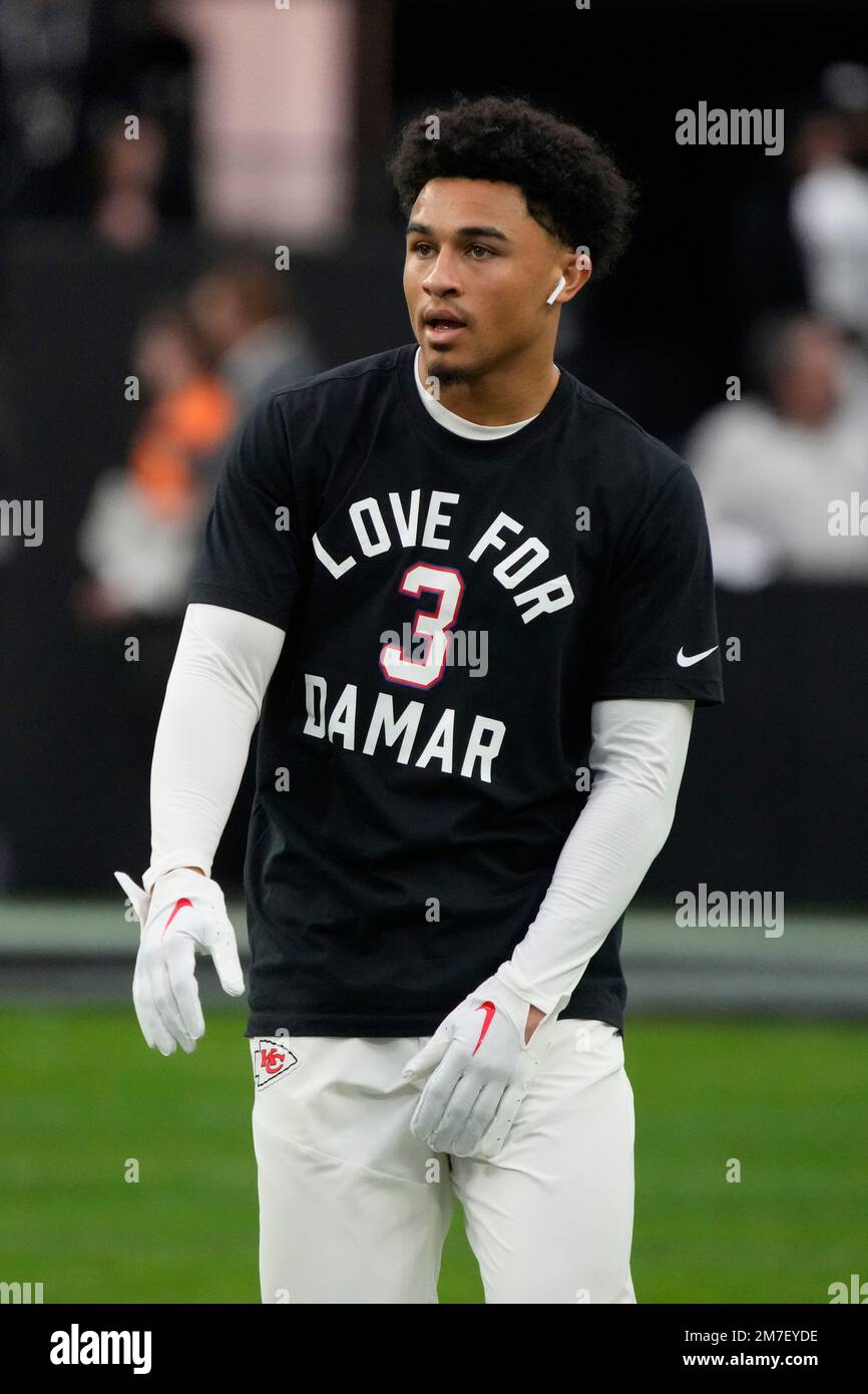 Kansas City Chiefs cornerback Trent McDuffie (21) warms up before an ...
