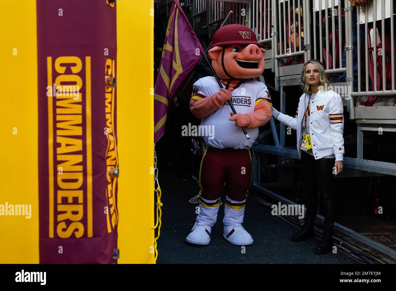 Washington Commanders new mascot Major Tuddy, waits to take the field ...