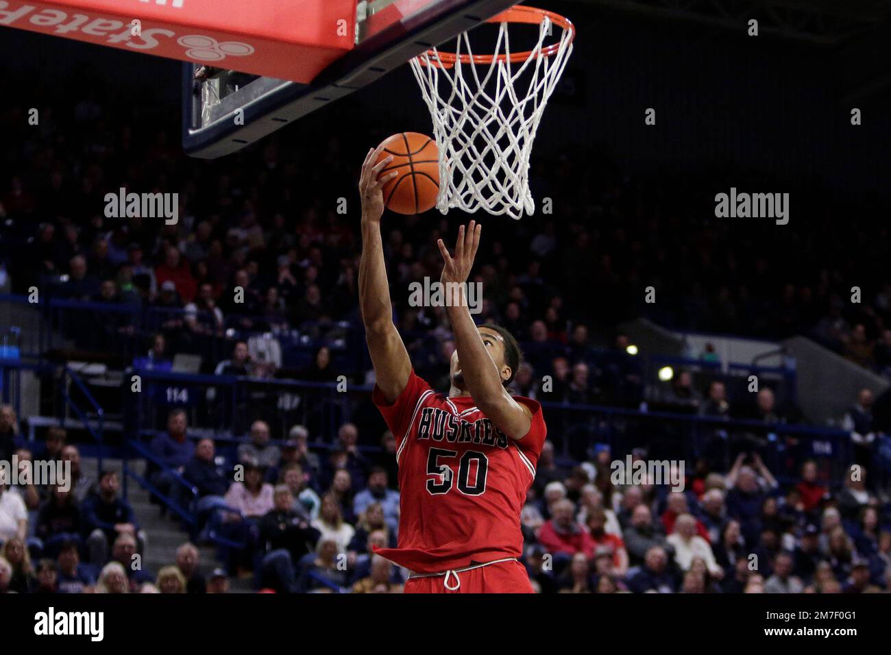 Northern Illinois guard Anthony Crump shoots during the first half of ...