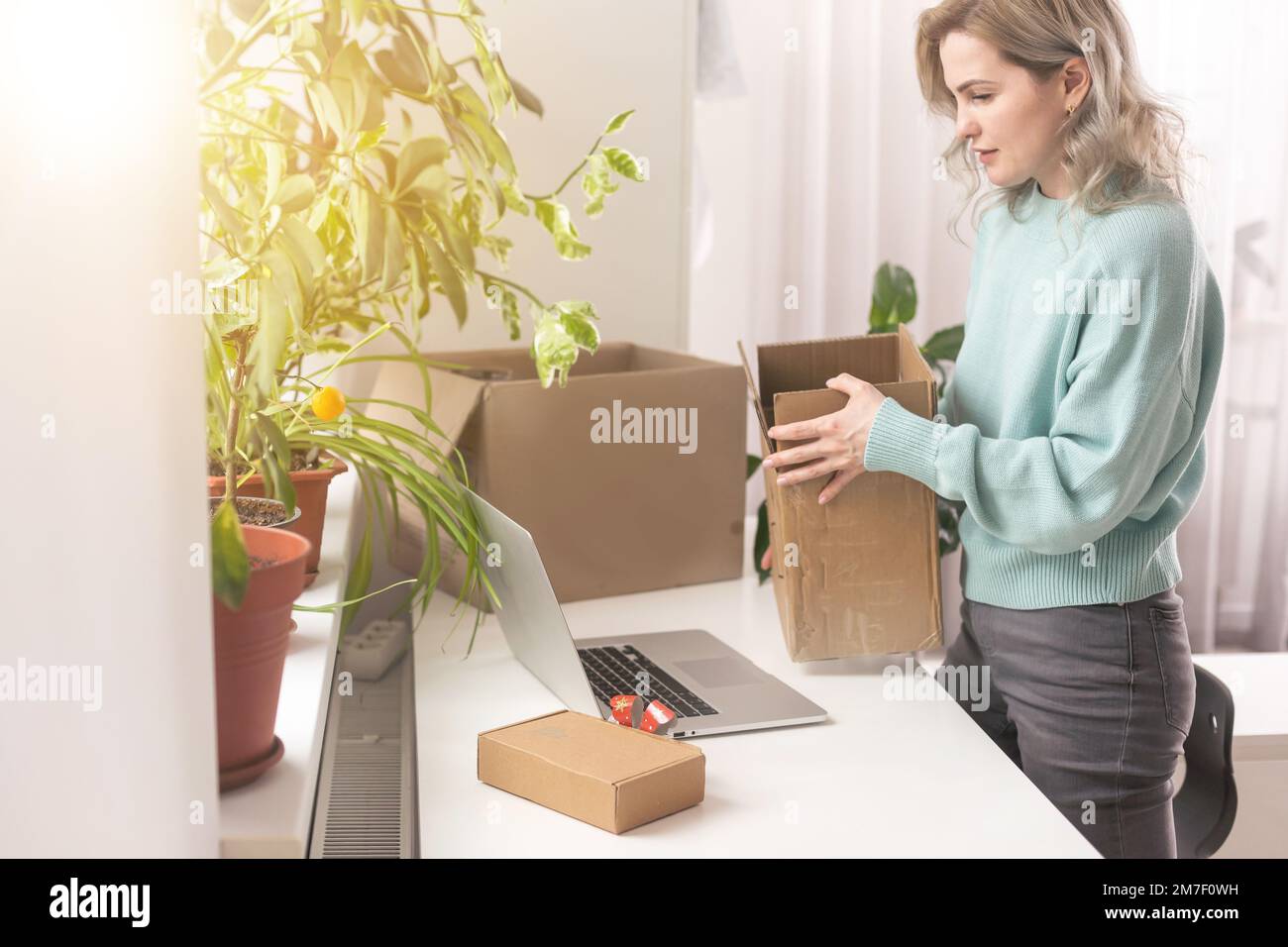 Workpace wrap hi-res stock photography and images - Alamy