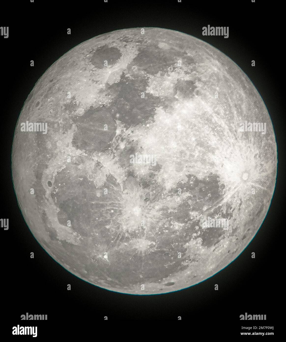 Vertical wallpaper full moon hi-res stock photography and images - Alamy