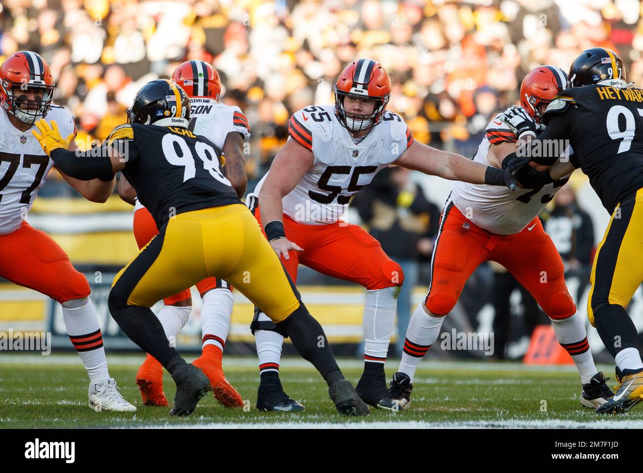 Cleveland Browns center Ethan Pocic (55) blocks during an NFL football ...