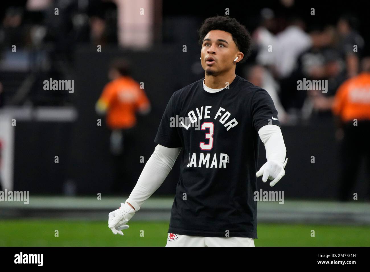 Kansas City Chiefs cornerback Trent McDuffie (21) warms up before an ...
